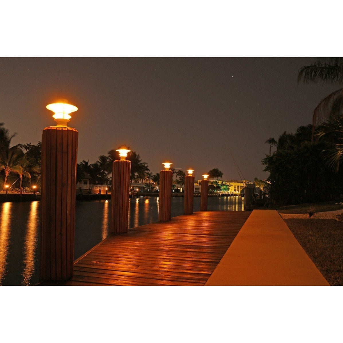 Solar Pagoda Piling Light - 3 Color LED Switchable | Aqua Gear Supply